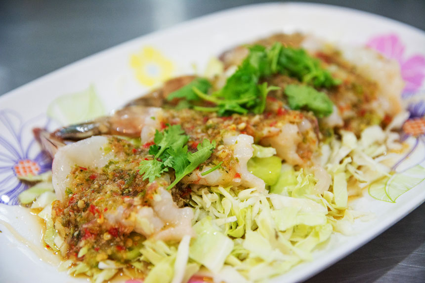 Saeng Chai Pochana Restaurant Review | Travelvui