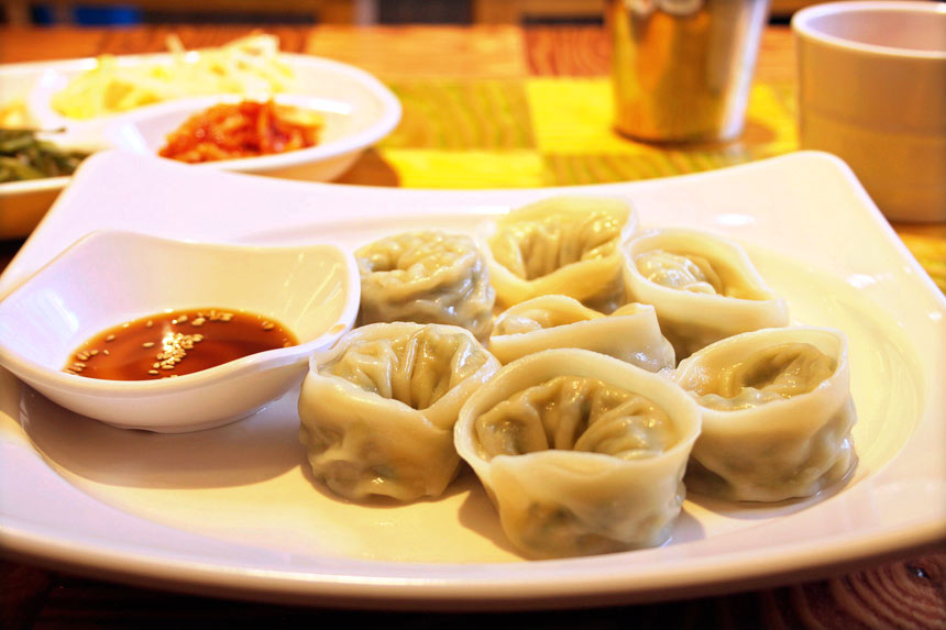 Mandu (Korean Dumplings) : Must try food in Seoul | Travelvui
