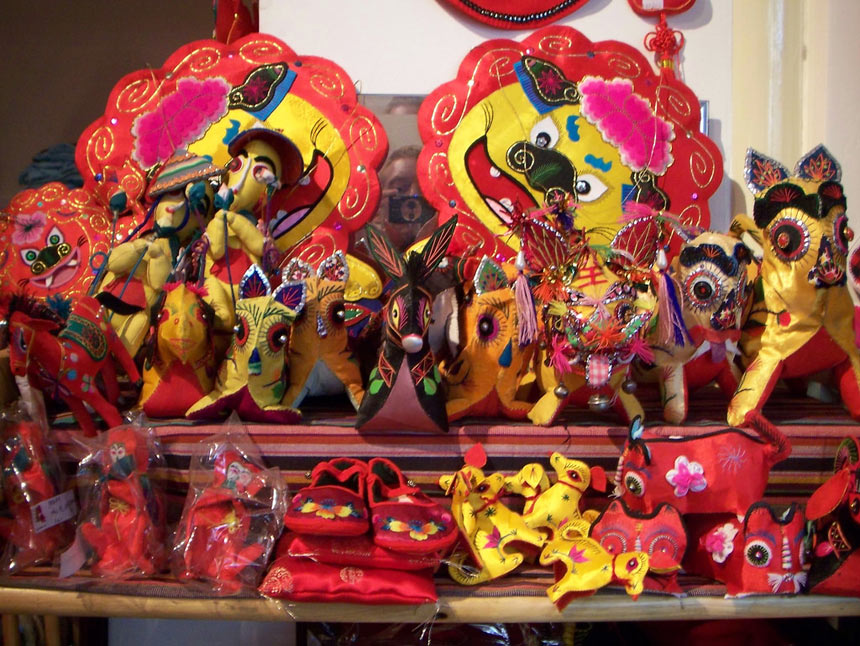 Chinese Handicrafts: Worth-buying Souvenir in Shanghai | Travelvui